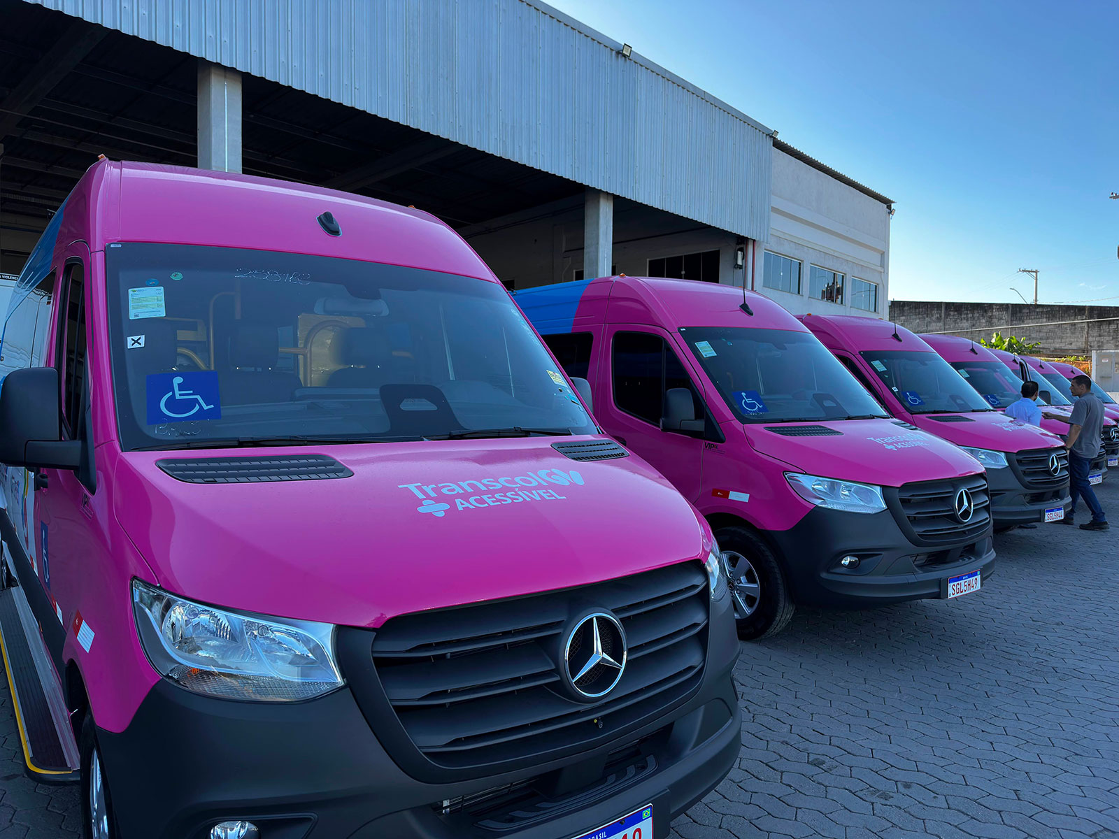 SEMOBI - Governo do Estado entrega novos veículos para o Transcol ...